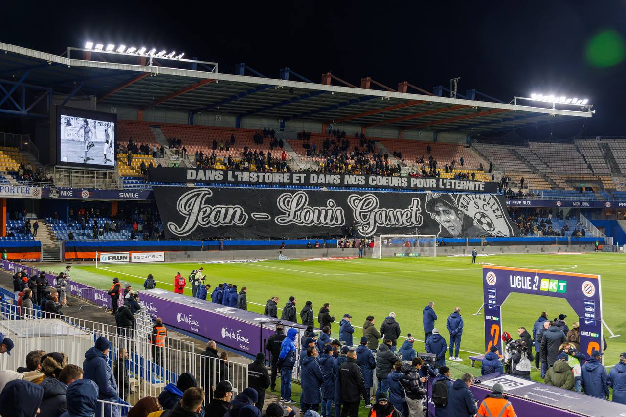Un tifo géant pour Jean-Louis Gasset au stade de la Mosson - En Commun